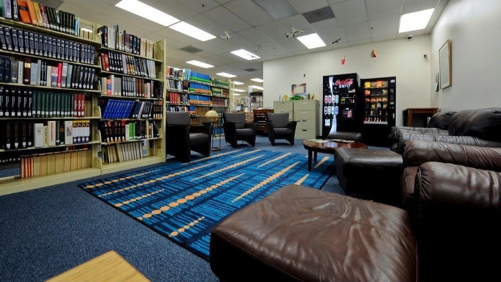 Getting zzz's At Work! The Best Ways To Nap At Work | Cubicle Therapy