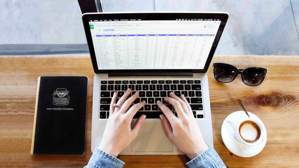 How To Relieve Painful Hand Cramps From Typing | Cubicle Therapy