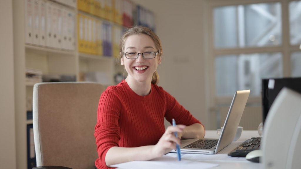 The Real Dangers Of Working Through Lunch | Cubicle Therapy