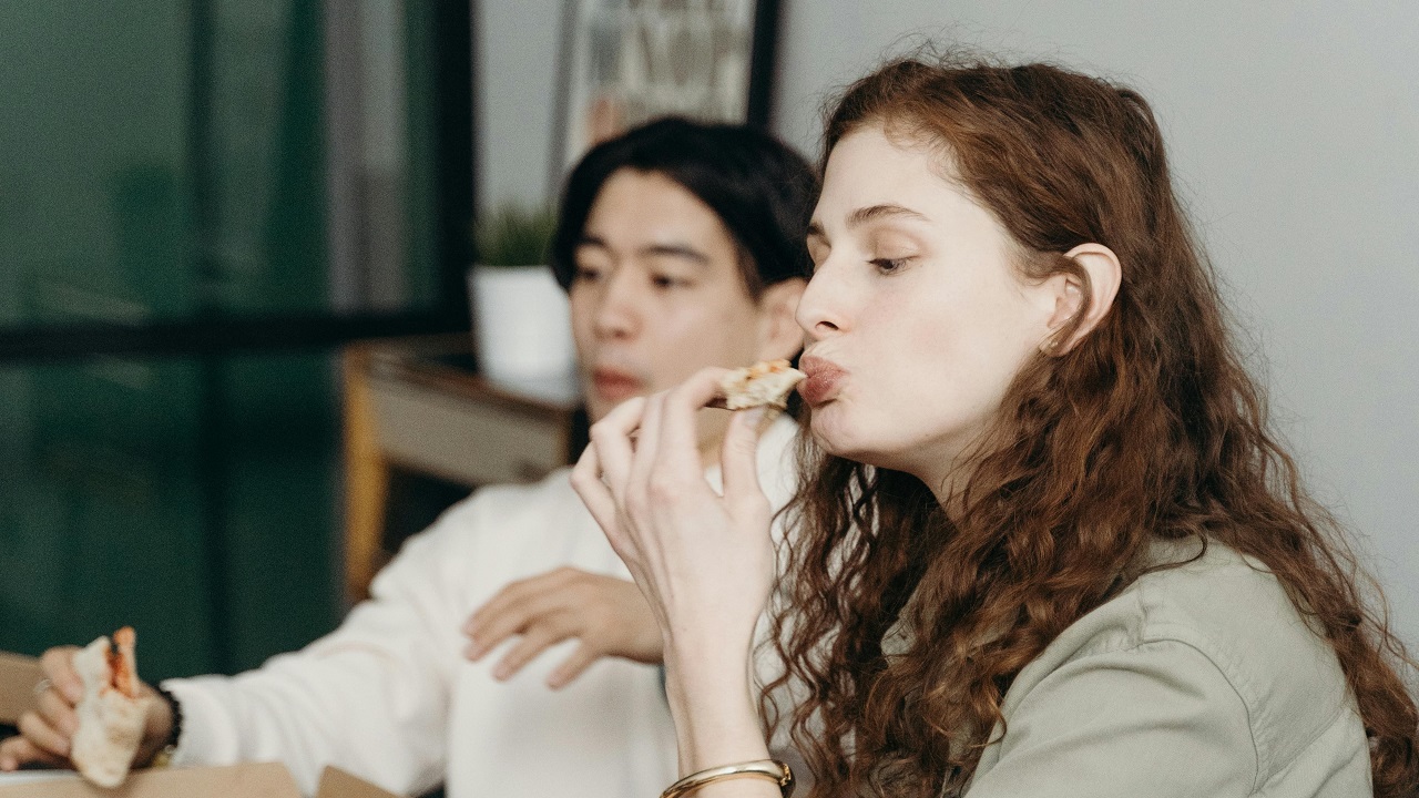 5 Simple Ways To Destress During Lunch | Cubicle Therapy